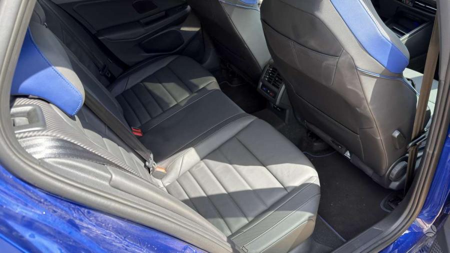 Blue Volkswagen Golf 2021 in Jonava, with an engine capacity of 1.98 L and mileage of 34 thousand km for 23600 €, photo 20 on AUTOMOTO.COM.LV