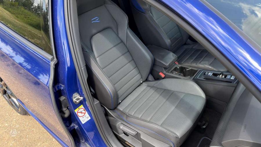 Blue Volkswagen Golf 2021 in Jonava, with an engine capacity of 1.98 L and mileage of 34 thousand km for 23600 €, photo 21 on AUTOMOTO.COM.LV