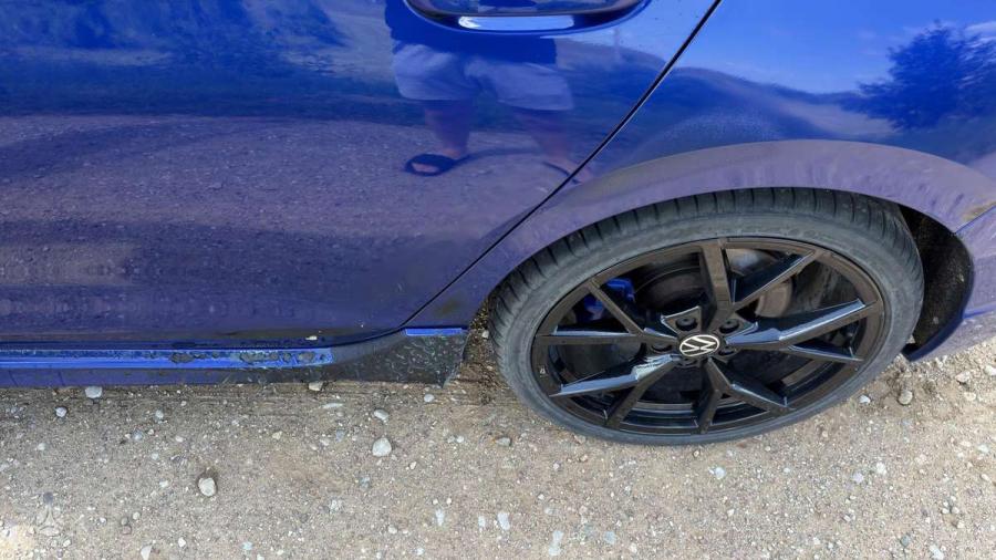 Blue Volkswagen Golf 2021 in Jonava, with an engine capacity of 1.98 L and mileage of 34 thousand km for 23600 €, photo 29 on AUTOMOTO.COM.LV