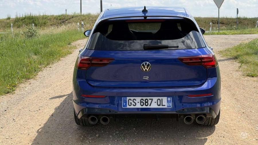 Blue Volkswagen Golf 2021 in Jonava, with an engine capacity of 1.98 L and mileage of 34 thousand km for 24700 €, photo 16 on AUTOMOTO.COM.LV