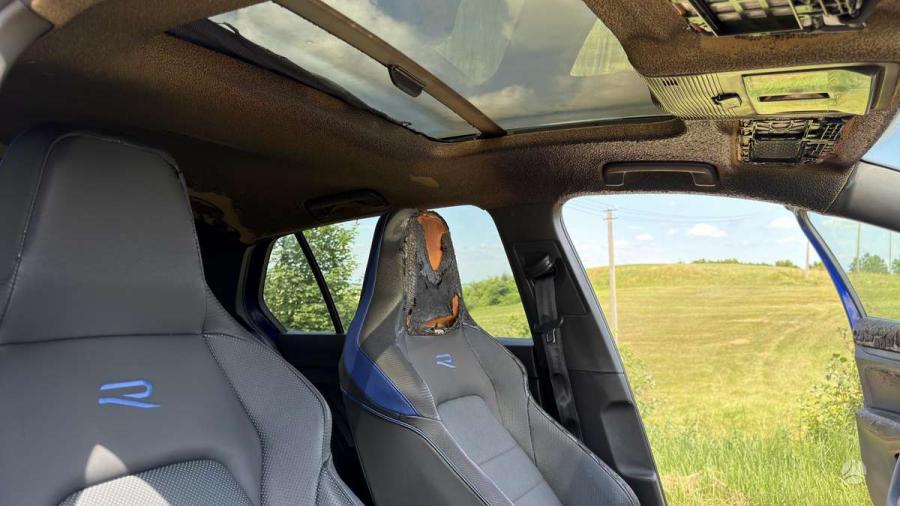 Blue Volkswagen Golf 2021 in Jonava, with an engine capacity of 1.98 L and mileage of 34 thousand km for 24700 €, photo 25 on AUTOMOTO.COM.LV