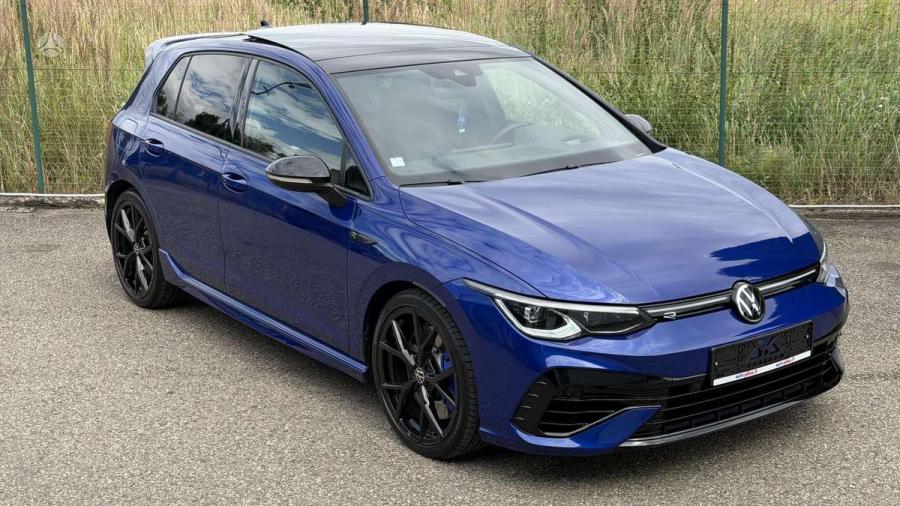 Blue Volkswagen Golf 2021 in Kaunas, with an engine capacity of 1.98 L and mileage of 35 thousand km for 35900 €, photo 1 on AUTOMOTO.COM.LV