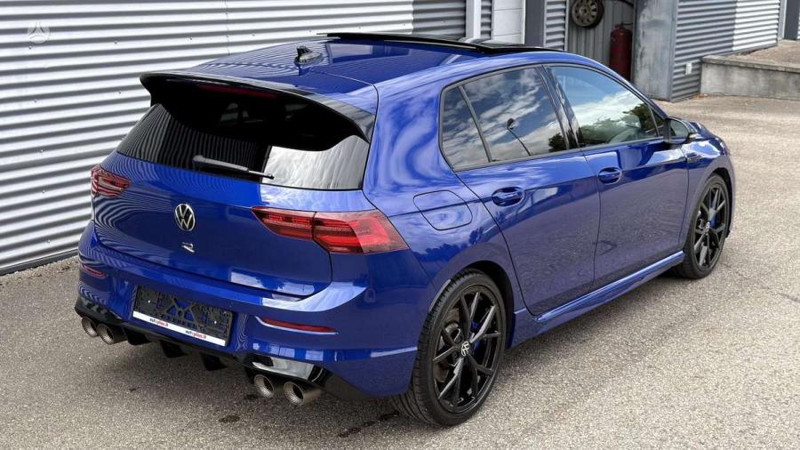 Blue Volkswagen Golf 2021 in Kaunas, with an engine capacity of 1.98 L and mileage of 35 thousand km for 35900 €, photo 8 on AUTOMOTO.COM.LV