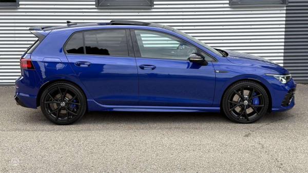 Blue Volkswagen Golf 2021 in Kaunas, with an engine capacity of 1.98 L and mileage of 35 thousand km for 35900 €, photo 9 on AUTOMOTO.COM.LV