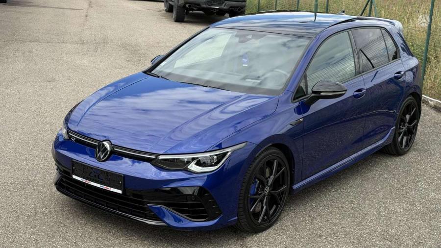 Blue Volkswagen Golf 2021 in Kaunas, with an engine capacity of 1.98 L and mileage of 35 thousand km for 35900 €, photo 12 on AUTOMOTO.COM.LV