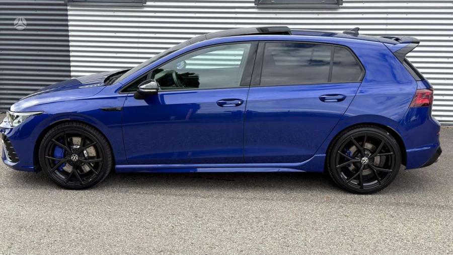 Blue Volkswagen Golf 2021 in Kaunas, with an engine capacity of 1.98 L and mileage of 35 thousand km for 35900 €, photo 13 on AUTOMOTO.COM.LV