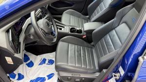 Blue Volkswagen Golf 2021 in Kaunas, with an engine capacity of 1.98 L and mileage of 35 thousand km for 35900 €, photo 18 on AUTOMOTO.COM.LV