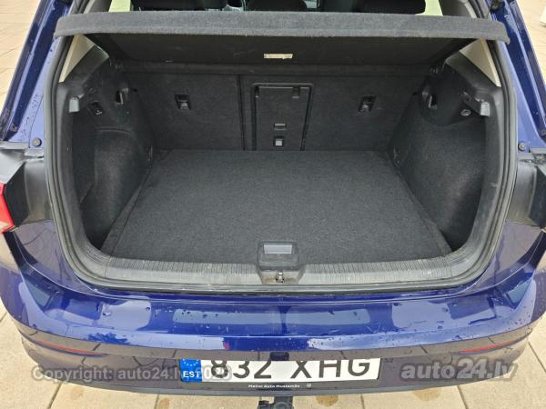 Blue Volkswagen Golf 2022 in Rakvere, with an engine capacity of 1.50 L and mileage of 121 thousand km for 15600 €, photo 8 on AUTOMOTO.COM.LV