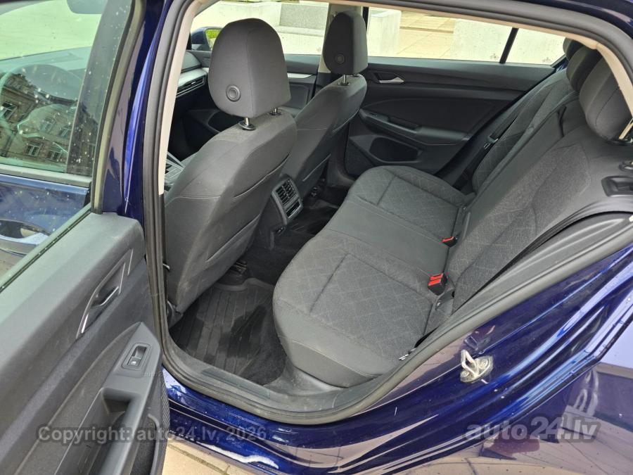 Blue Volkswagen Golf 2022 in Rakvere, with an engine capacity of 1.50 L and mileage of 121 thousand km for 15600 €, photo 13 on AUTOMOTO.COM.LV