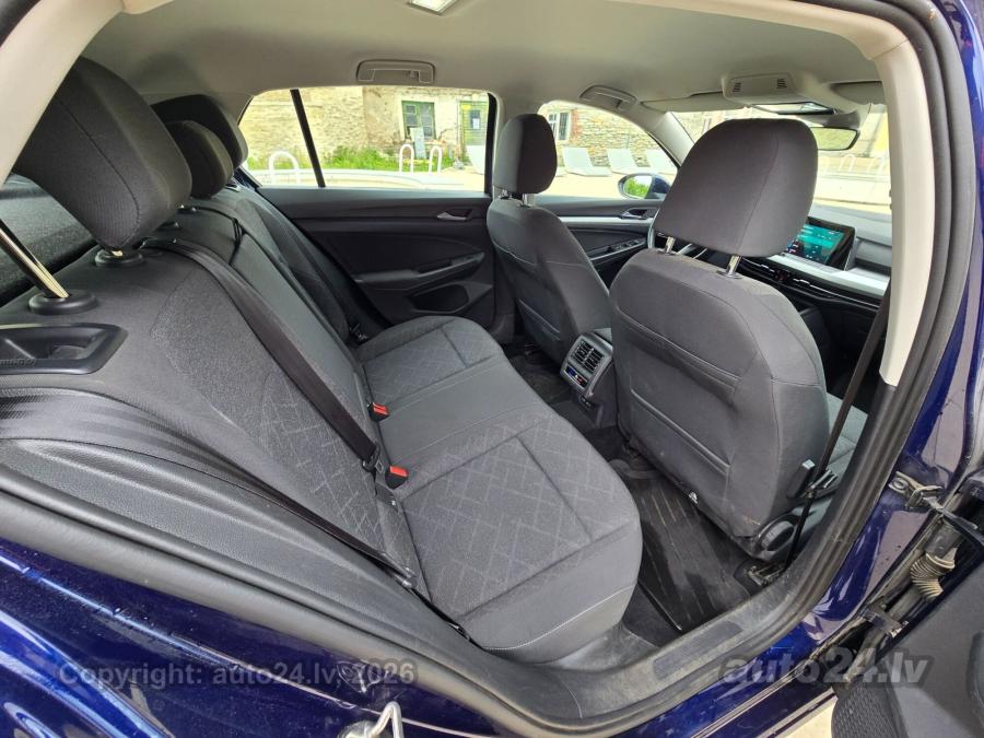 Blue Volkswagen Golf 2022 in Rakvere, with an engine capacity of 1.50 L and mileage of 121 thousand km for 15600 €, photo 14 on AUTOMOTO.COM.LV