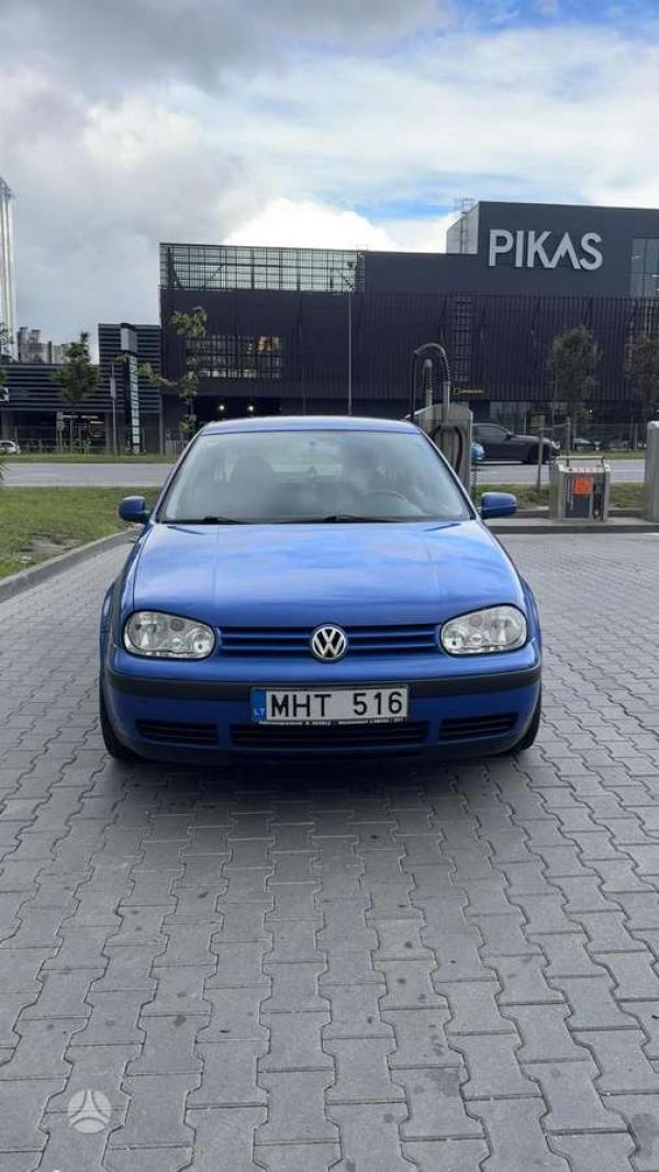 Zils Volkswagen Golf 2022 Viļņa, ar dzinēja tilpumu 1.40 L un nobraukumu 207 tūkst. km par 1200 €, foto 1 vietnē AUTOMOTO.COM.LV