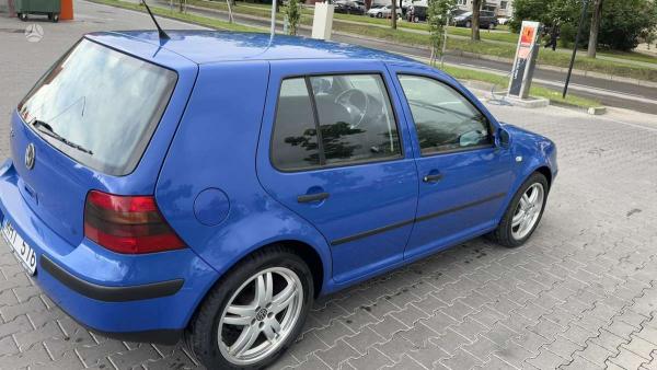 Blue Volkswagen Golf 2022 in Vilnius, with an engine capacity of 1.40 L and mileage of 207 thousand km for 1200 €, photo 4 on AUTOMOTO.COM.LV