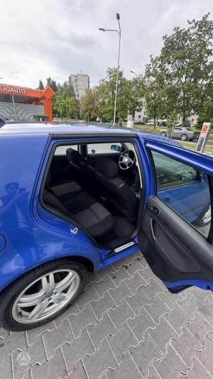 Blue Volkswagen Golf 2022 in Vilnius, with an engine capacity of 1.40 L and mileage of 207 thousand km for 1200 €, photo 7 on AUTOMOTO.COM.LV