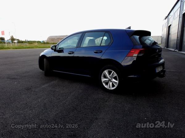 Blue Volkswagen Golf 2022 in Parnu, with an engine capacity of 1.50 L and mileage of 125 thousand km for 15999 €, photo 4 on AUTOMOTO.COM.LV