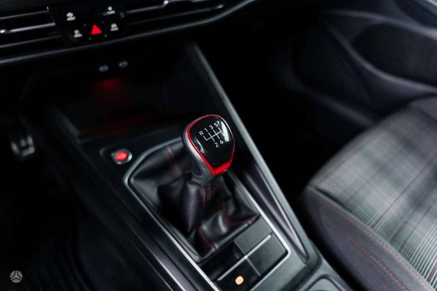 Zils Volkswagen Golf 2022 Viļņa, ar dzinēja tilpumu 1.98 L un nobraukumu 127 tūkst. km par 19999 €, foto 27 vietnē AUTOMOTO.COM.LV