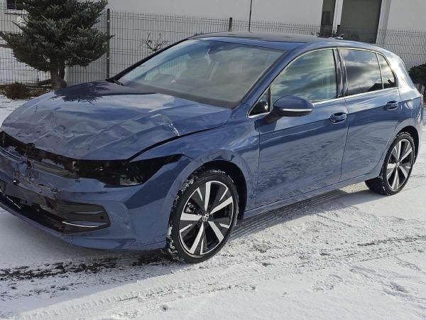 Blue Volkswagen Golf 2024 in Panevezys, with an engine capacity of 1.50 L and mileage of 6 thousand km for 15599 €, photo 6 on AUTOMOTO.COM.LV