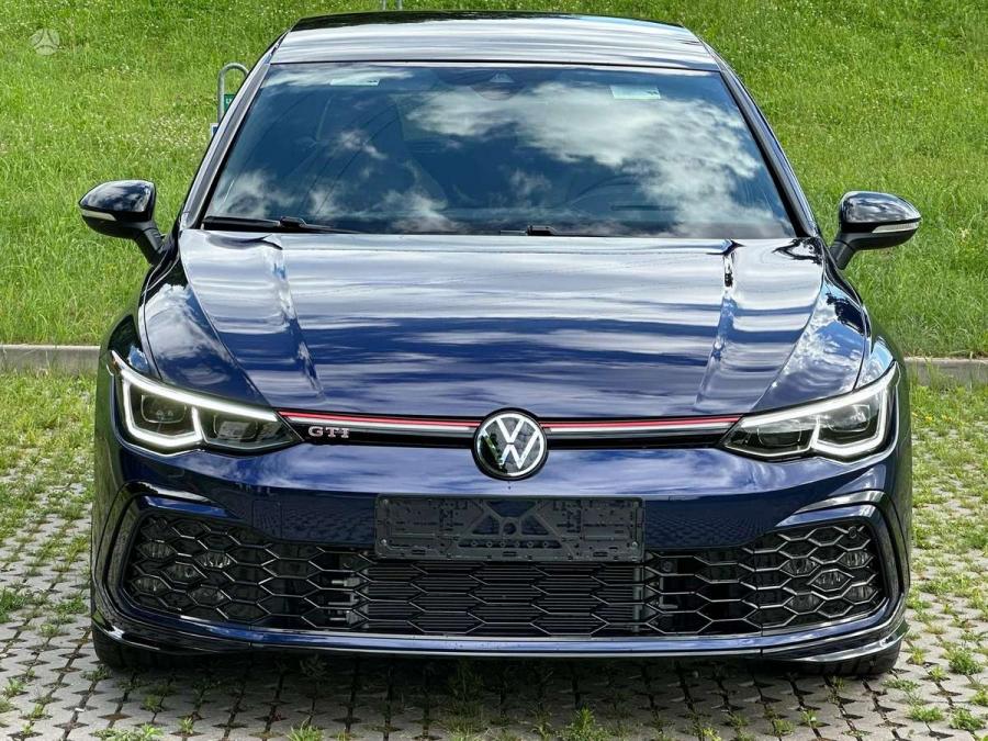 Zils Volkswagen Golf 2025 Kauņa, ar dzinēja tilpumu 1.98 L un nobraukumu 13 tūkst. km par 30890 €, foto 1 vietnē AUTOMOTO.COM.LV