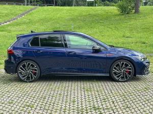 Zils Volkswagen Golf 2025 Kauņa, ar dzinēja tilpumu 1.98 L un nobraukumu 13 tūkst. km par 30890 €, foto 4 vietnē AUTOMOTO.COM.LV