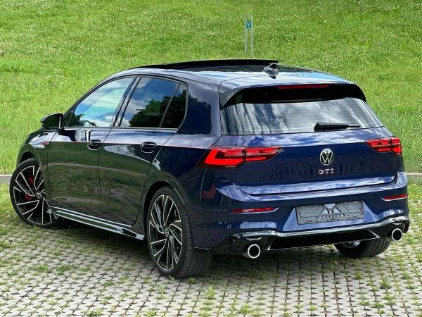 Zils Volkswagen Golf 2025 Kauņa, ar dzinēja tilpumu 1.98 L un nobraukumu 13 tūkst. km par 30890 €, foto 6 vietnē AUTOMOTO.COM.LV