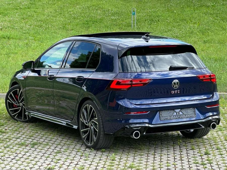 Zils Volkswagen Golf 2025 Kauņa, ar dzinēja tilpumu 1.98 L un nobraukumu 13 tūkst. km par 30890 €, foto 7 vietnē AUTOMOTO.COM.LV