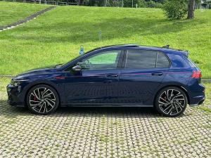 Zils Volkswagen Golf 2025 Kauņa, ar dzinēja tilpumu 1.98 L un nobraukumu 13 tūkst. km par 30890 €, foto 8 vietnē AUTOMOTO.COM.LV