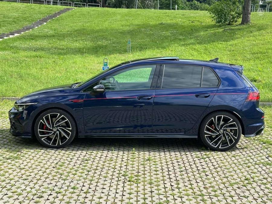 Zils Volkswagen Golf 2025 Kauņa, ar dzinēja tilpumu 1.98 L un nobraukumu 13 tūkst. km par 30890 €, foto 8 vietnē AUTOMOTO.COM.LV