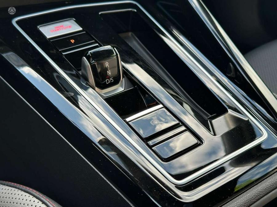 Zils Volkswagen Golf 2025 Kauņa, ar dzinēja tilpumu 1.98 L un nobraukumu 13 tūkst. km par 30890 €, foto 24 vietnē AUTOMOTO.COM.LV