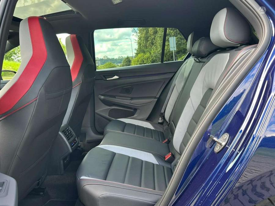 Zils Volkswagen Golf 2025 Kauņa, ar dzinēja tilpumu 1.98 L un nobraukumu 13 tūkst. km par 30890 €, foto 29 vietnē AUTOMOTO.COM.LV