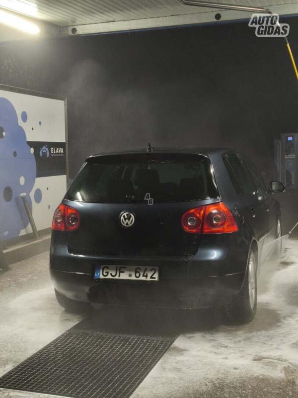 Blue Volkswagen Golf 2004 in Raseiniai, with an engine capacity of 1.90 L and mileage of 278 thousand km for 1100 €, photo 1 on AUTOMOTO.COM.LV