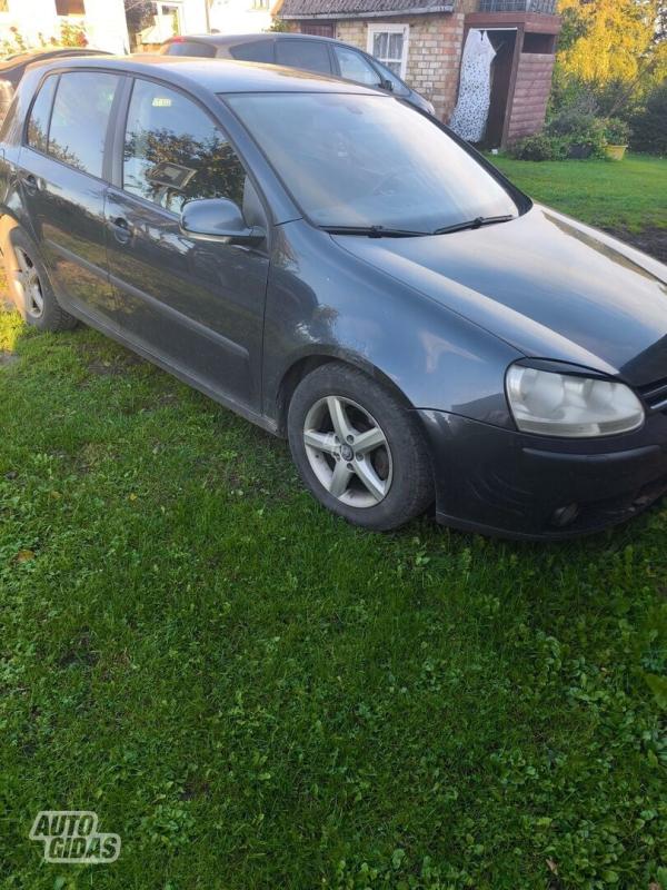 Blue Volkswagen Golf 2004 in Raseiniai, with an engine capacity of 1.90 L and mileage of 278 thousand km for 1100 €, photo 3 on AUTOMOTO.COM.LV
