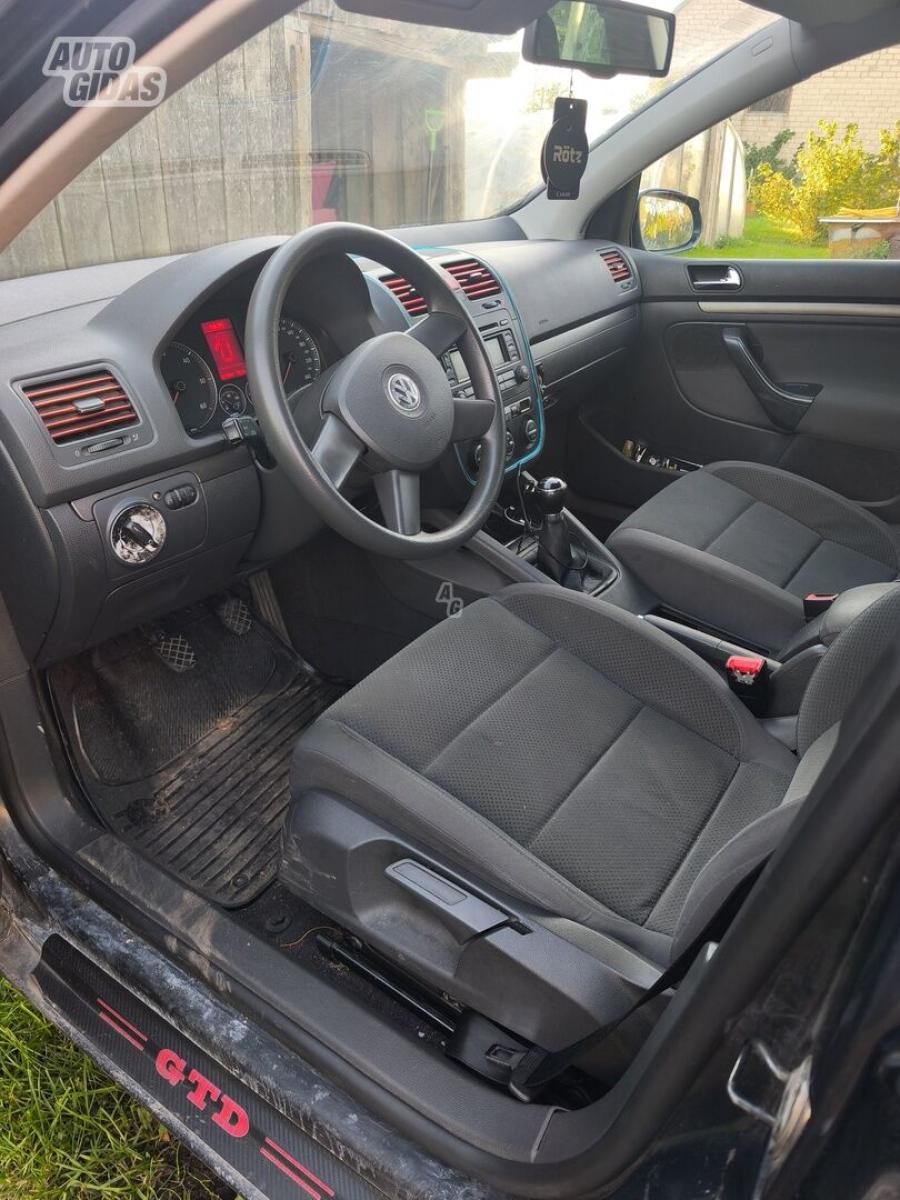 Blue Volkswagen Golf 2004 in Raseiniai, with an engine capacity of 1.90 L and mileage of 278 thousand km for 1100 €, photo 5 on AUTOMOTO.COM.LV