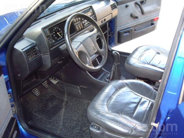 Zils Volkswagen Golf 1989 Madona, ar dzinēja tilpumu 1.60 L un nobraukumu 437 tūkst. km par 5800 €, foto 4 vietnē AUTOMOTO.COM.LV