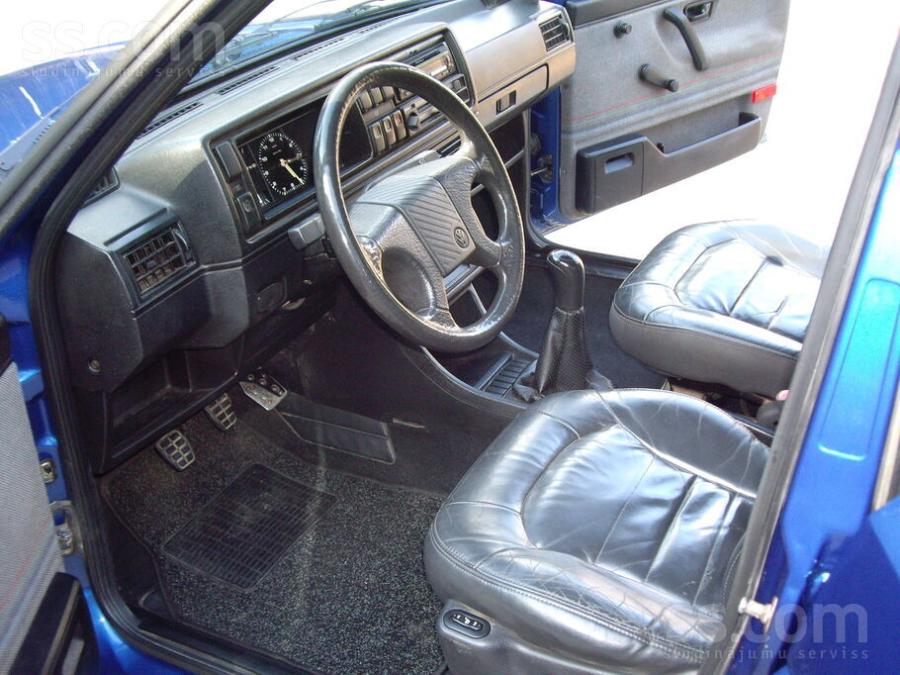 Blue Volkswagen Golf 1989 in Madona, with an engine capacity of 1.60 L and mileage of 437 thousand km for 5800 €, photo 5 on AUTOMOTO.COM.LV