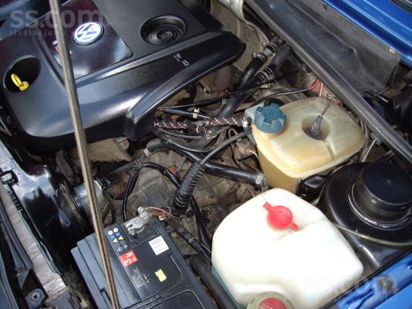 Zils Volkswagen Golf 1989 Madona, ar dzinēja tilpumu 1.60 L un nobraukumu 437 tūkst. km par 5800 €, foto 7 vietnē AUTOMOTO.COM.LV