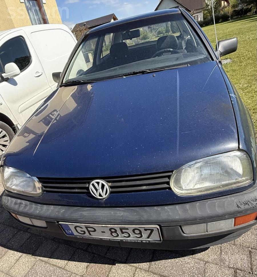 Blue Volkswagen Golf 1995 in Riga, with an engine capacity of 1.60 L and mileage of 172 thousand km for 950 €, photo 1 on AUTOMOTO.COM.LV