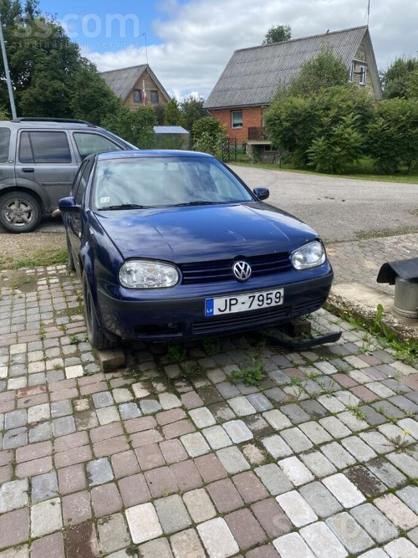 Zils Volkswagen Golf 2000 Valka, ar dzinēja tilpumu 1.90 L un nobraukumu 424 tūkst. km par 350 €, foto 1 vietnē AUTOMOTO.COM.LV