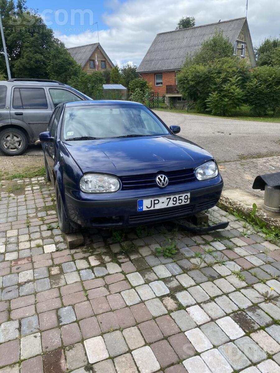 Zils Volkswagen Golf 2000 Valka, ar dzinēja tilpumu 1.90 L un nobraukumu 424 tūkst. km par 350 €, foto 1 vietnē AUTOMOTO.COM.LV