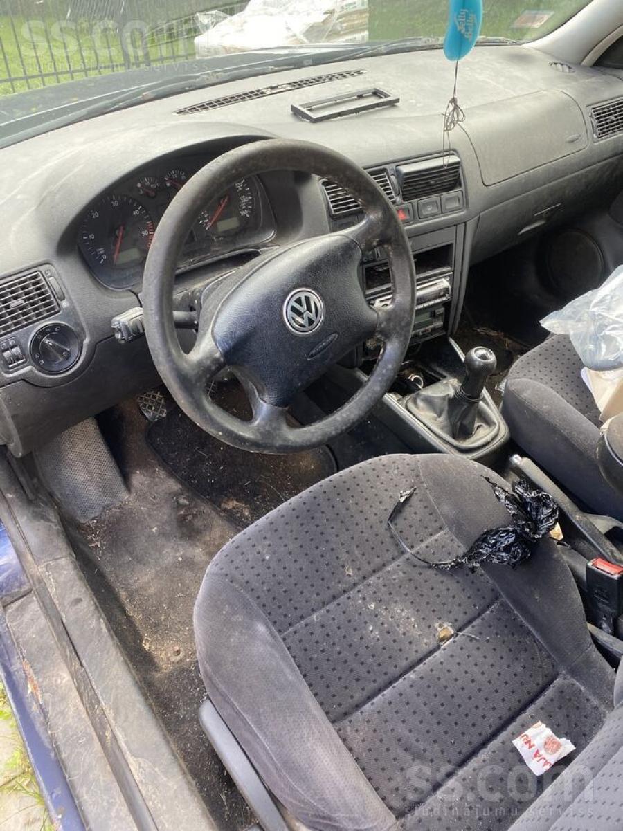 Zils Volkswagen Golf 2000 Valka, ar dzinēja tilpumu 1.90 L un nobraukumu 424 tūkst. km par 350 €, foto 6 vietnē AUTOMOTO.COM.LV
