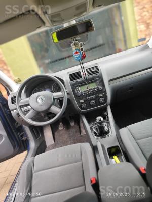 Zils Volkswagen Golf 2004 Jelgava, ar dzinēja tilpumu 1.90 L un nobraukumu 380 tūkst. km par 1800 €, foto 5 vietnē AUTOMOTO.COM.LV