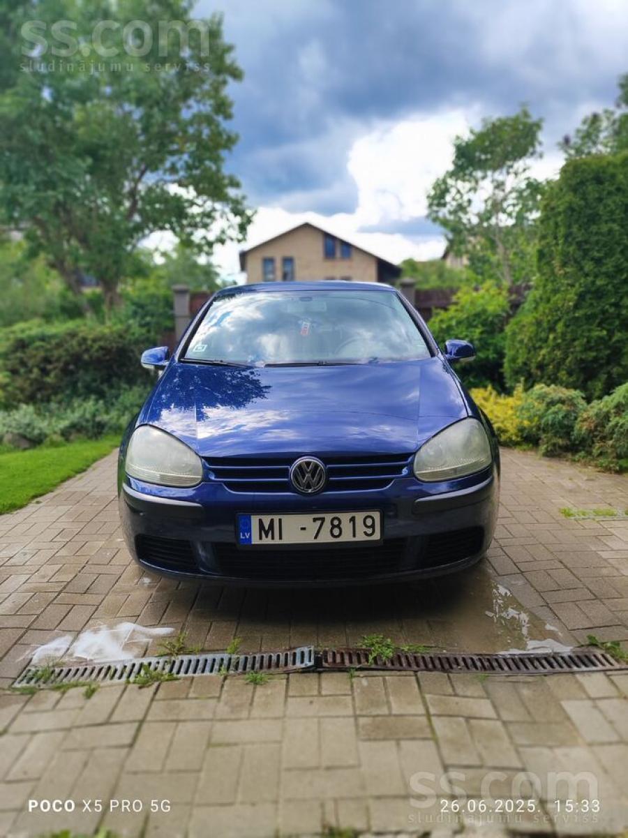 Zils Volkswagen Golf 2004 Jelgava, ar dzinēja tilpumu 1.90 L un nobraukumu 380 tūkst. km par 1800 €, foto 7 vietnē AUTOMOTO.COM.LV