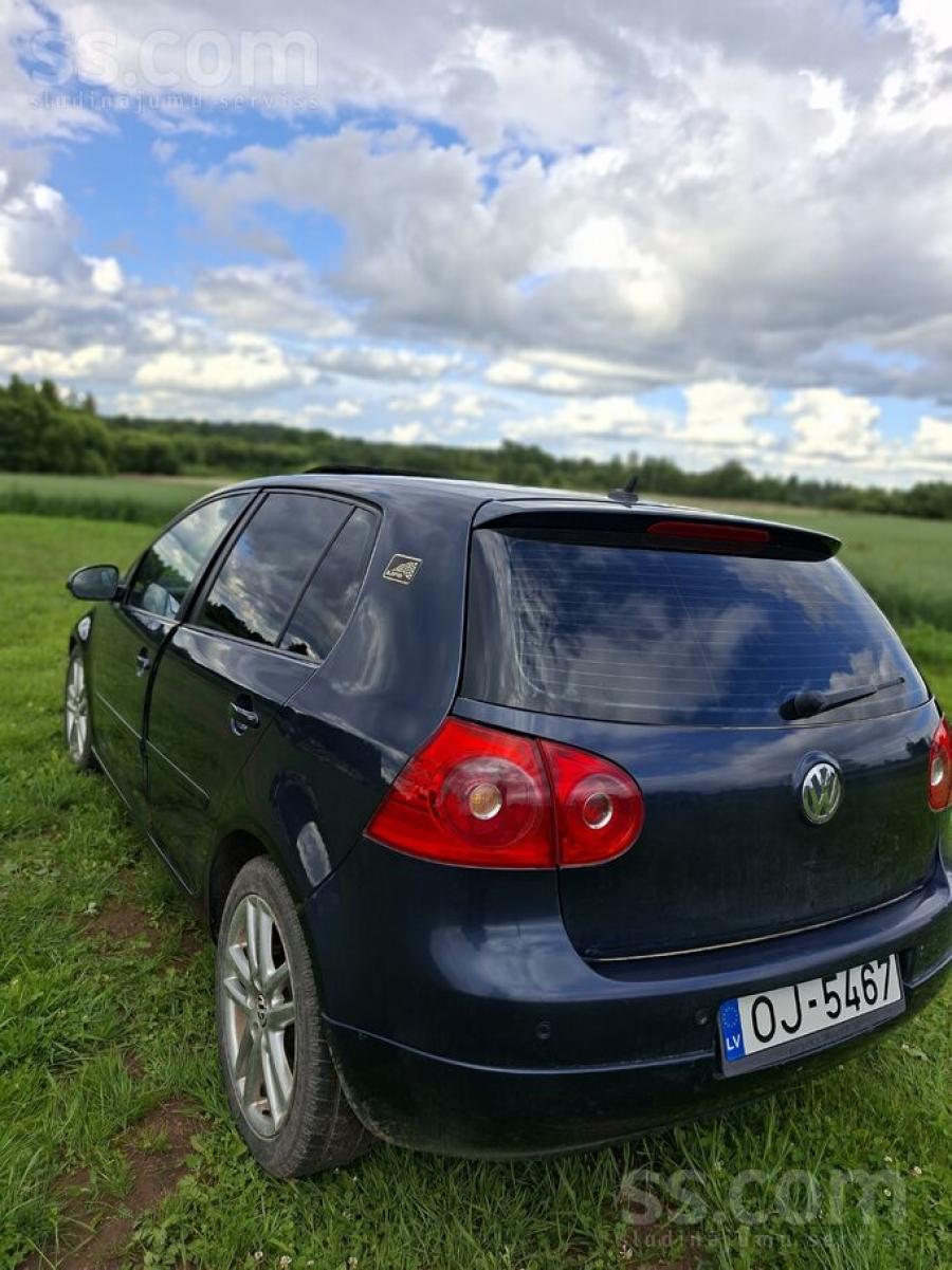 Zils Volkswagen Golf 2006 Rēzekne, ar dzinēja tilpumu 1.90 L un nobraukumu 354 tūkst. km par 1650 €, foto 5 vietnē AUTOMOTO.COM.LV