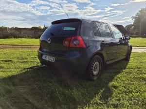 Zils Volkswagen Golf 2007 Kuldīga, ar dzinēja tilpumu 1.90 L un nobraukumu 435 tūkst. km par 870 €, foto 3 vietnē AUTOMOTO.COM.LV