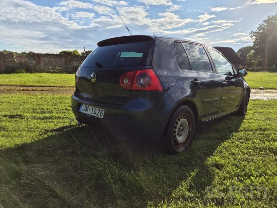 Zils Volkswagen Golf 2007 Kuldīga, ar dzinēja tilpumu 1.90 L un nobraukumu 435 tūkst. km par 870 €, foto 3 vietnē AUTOMOTO.COM.LV