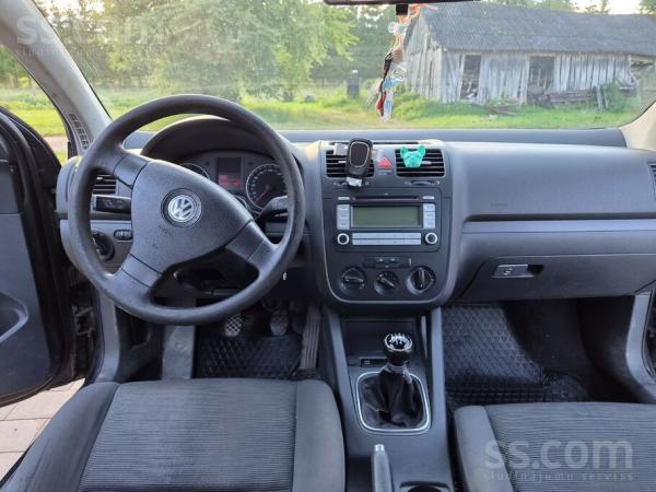 Zils Volkswagen Golf 2007 Kuldīga, ar dzinēja tilpumu 1.90 L un nobraukumu 435 tūkst. km par 870 €, foto 4 vietnē AUTOMOTO.COM.LV