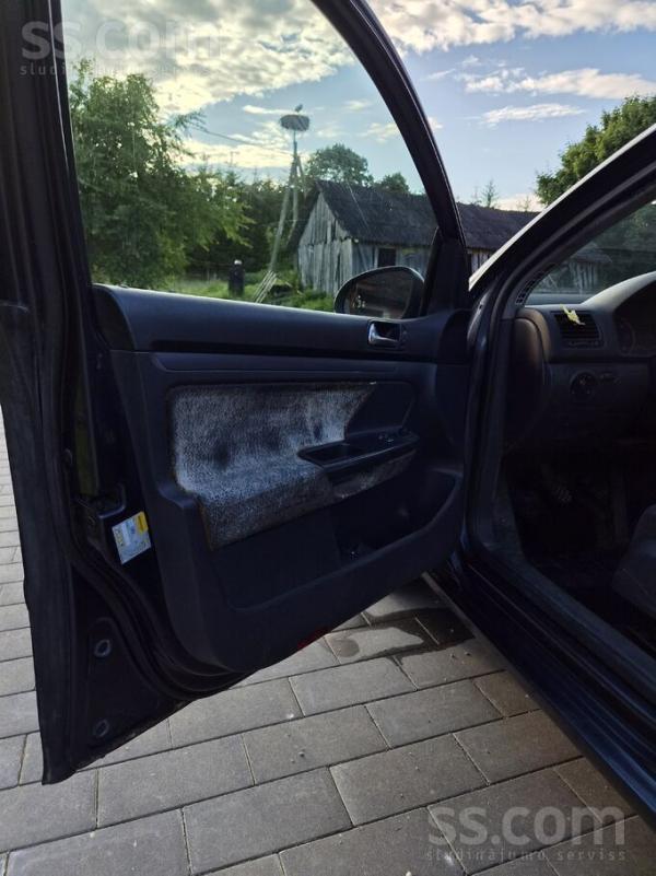 Zils Volkswagen Golf 2007 Kuldīga, ar dzinēja tilpumu 1.90 L un nobraukumu 435 tūkst. km par 870 €, foto 6 vietnē AUTOMOTO.COM.LV