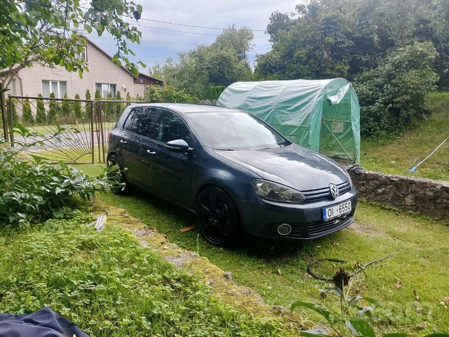 Blue Volkswagen Golf 2009 in Riga, with an engine capacity of 1.40 L and mileage of 300 thousand km for 1800 €, photo 3 on AUTOMOTO.COM.LV