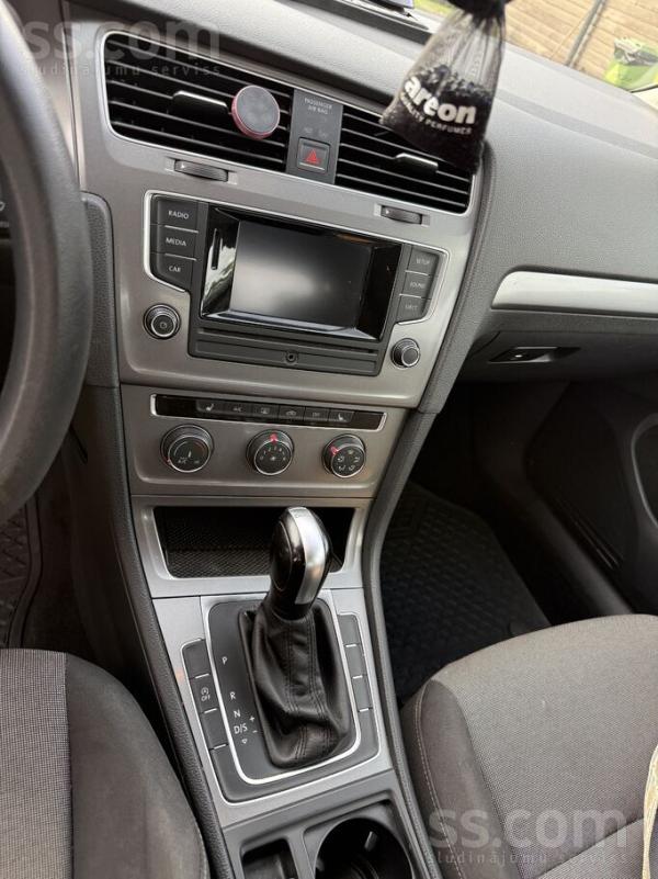 Blue Volkswagen Golf 2014 in Riga, with an engine capacity of 1.40 L and mileage of 268 thousand km for 6000 €, photo 5 on AUTOMOTO.COM.LV