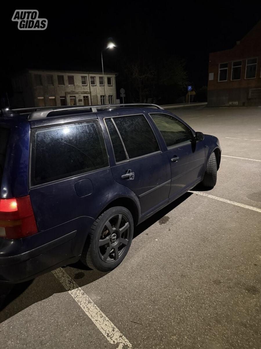 Blue Volkswagen Golf 1999 in Sakiai, with an engine capacity of 1.90 L and mileage of 369 thousand km for 800 €, photo 5 on AUTOMOTO.COM.LV
