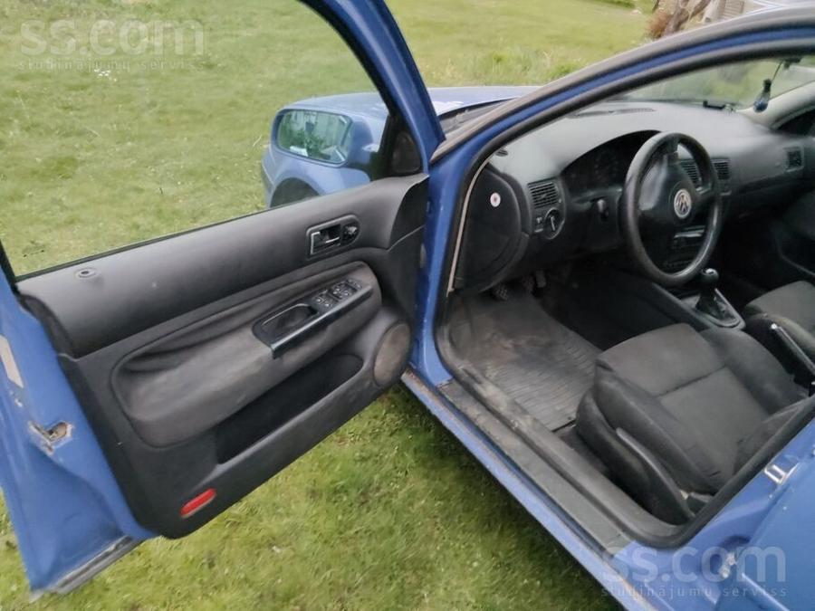 Blue Volkswagen Golf 1999 in Bauska, with an engine capacity of 1.90 L and mileage of 383 thousand km for 1000 €, photo 9 on AUTOMOTO.COM.LV