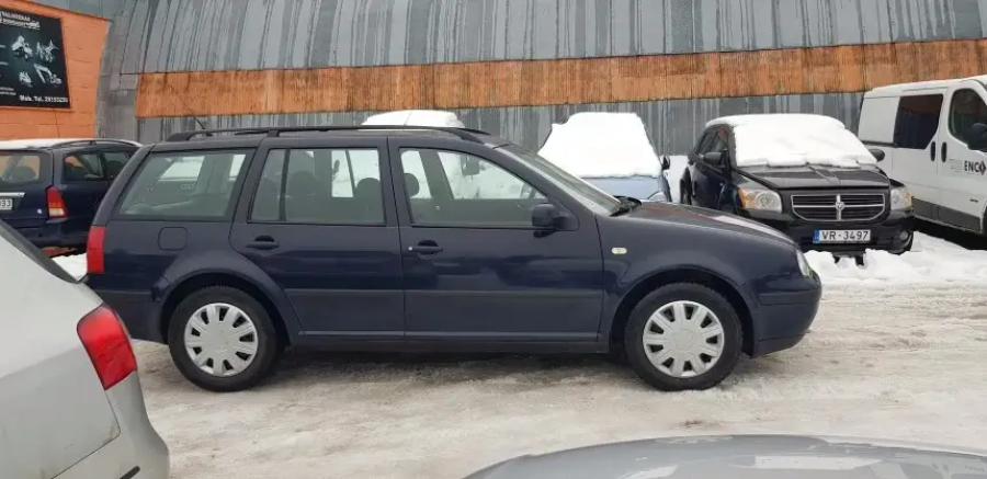 Zils Volkswagen Golf 1999 Valmiera, ar dzinēja tilpumu 1.60 L un nobraukumu 316 tūkst. km par 950 €, foto 3 vietnē AUTOMOTO.COM.LV